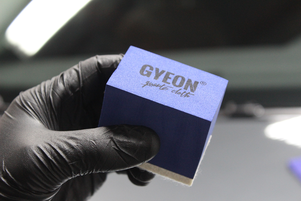 How To: Coat Your Windshield with Gyeon Quartz Q2 View – Ask a Pro Blog